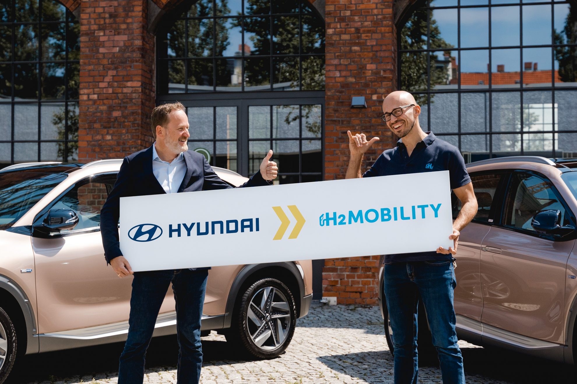 Hyundai becomes shareholder in H2 MOBILITY - H2.LIVE
