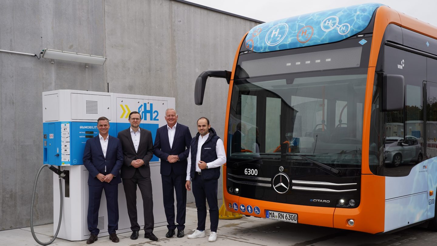 Daimler Buses & H2 MOBILITY: New hydrogen filling stations for city ...